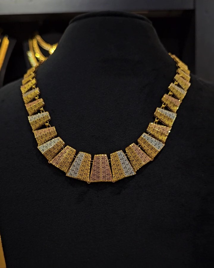 Chettinad two sovereign gold necklace with lakshmi design by KGP Jewellers