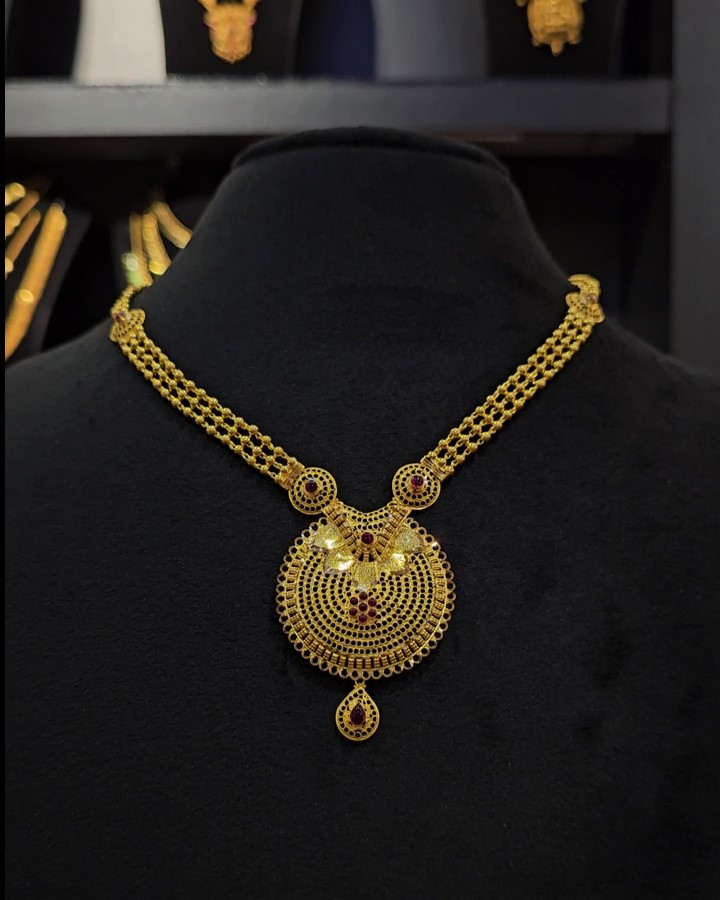 Chettinad two sovereign gold necklace with lakshmi design by KGP Jewellers